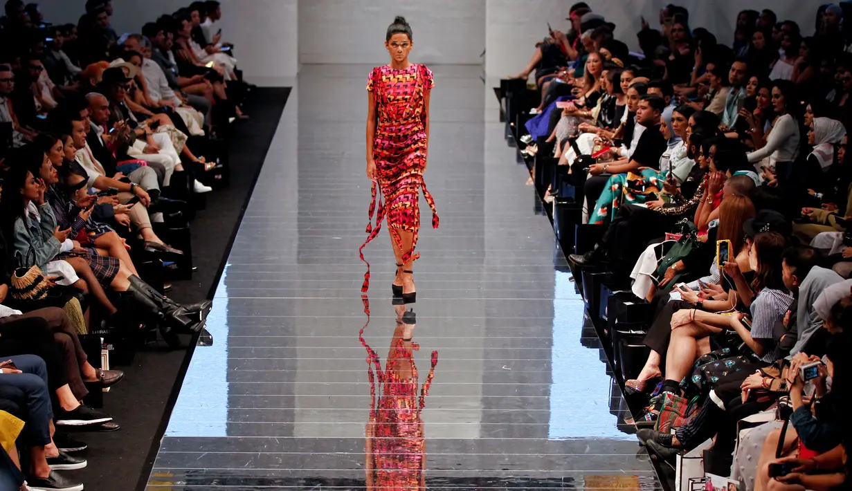 PHOTO: Deretan Model Cantik Lenggak-Lenggok di Malaysia Fashion Week ...