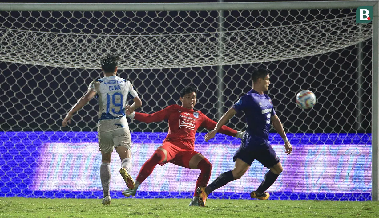 Foto: Dua Gol dari Legiun Asing, Persita Tangerang Raih Tiga Poin ...