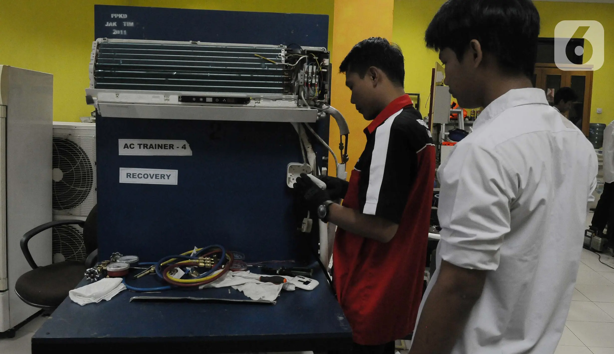 Melihat Pelatihan Keterampilan Kerja bagi Warga Jakarta - Foto Liputan6.com