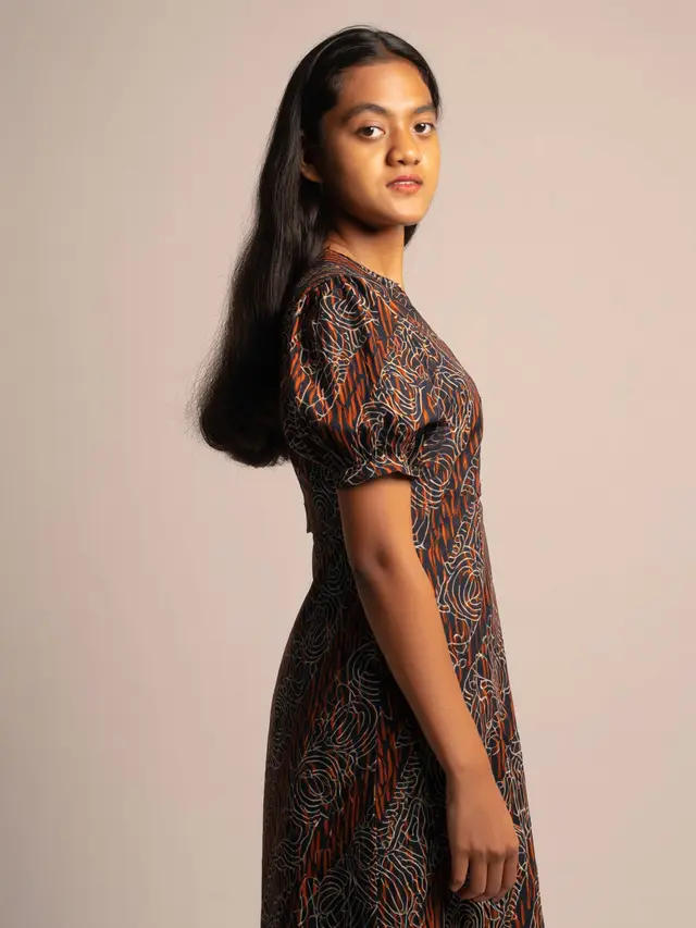11 Model Baju Batik Wanita Modern 2025, Tetap Modis di Tengah Tren ...