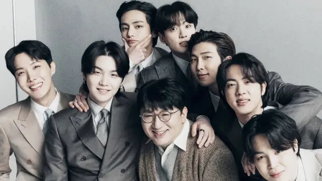Bos HYBE Bang Si Hyuk Terlibat Skandal, Diduga Berlibur dengan 2 ...