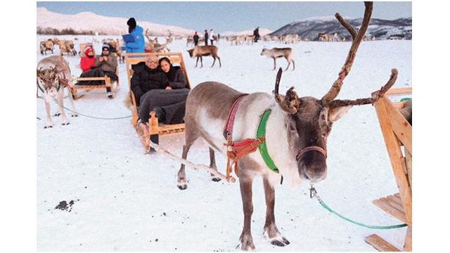 Naik Kereta Rusa, Ini 7 Potret Liburan Bunga Zainal Bak di Negeri ...