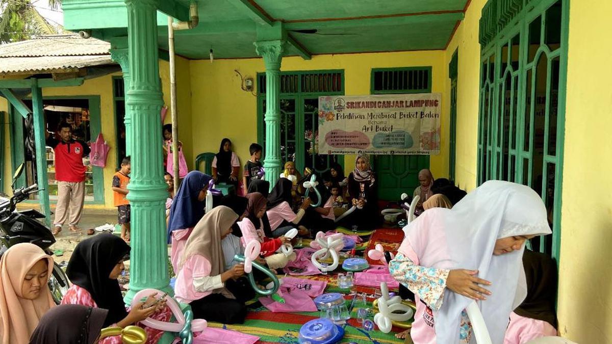 Asah Kreativitas, Srikandi Ganjar Ajak Perempuan Milenial Buat Prakarya ...
