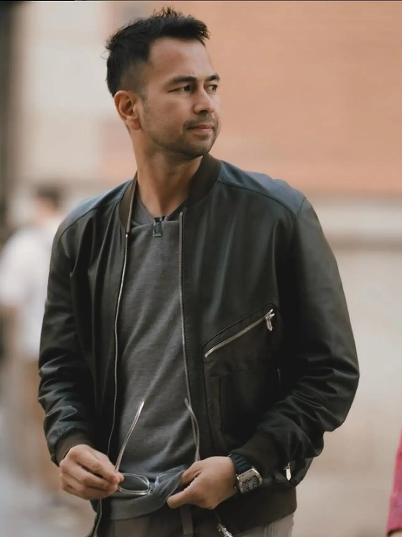 9 Tampilan Outfit Raffi Ahmad dari Momen Santai sampai Liburan di Luar ...