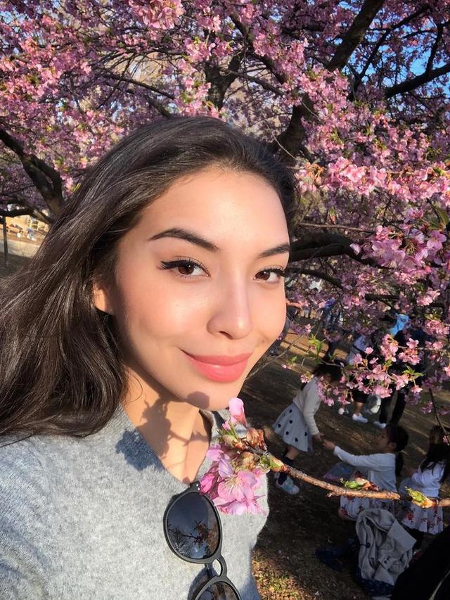 Potret Manohara yang Menawan Tunjukkan Tato, Netizen Ungkap Kerinduan ...