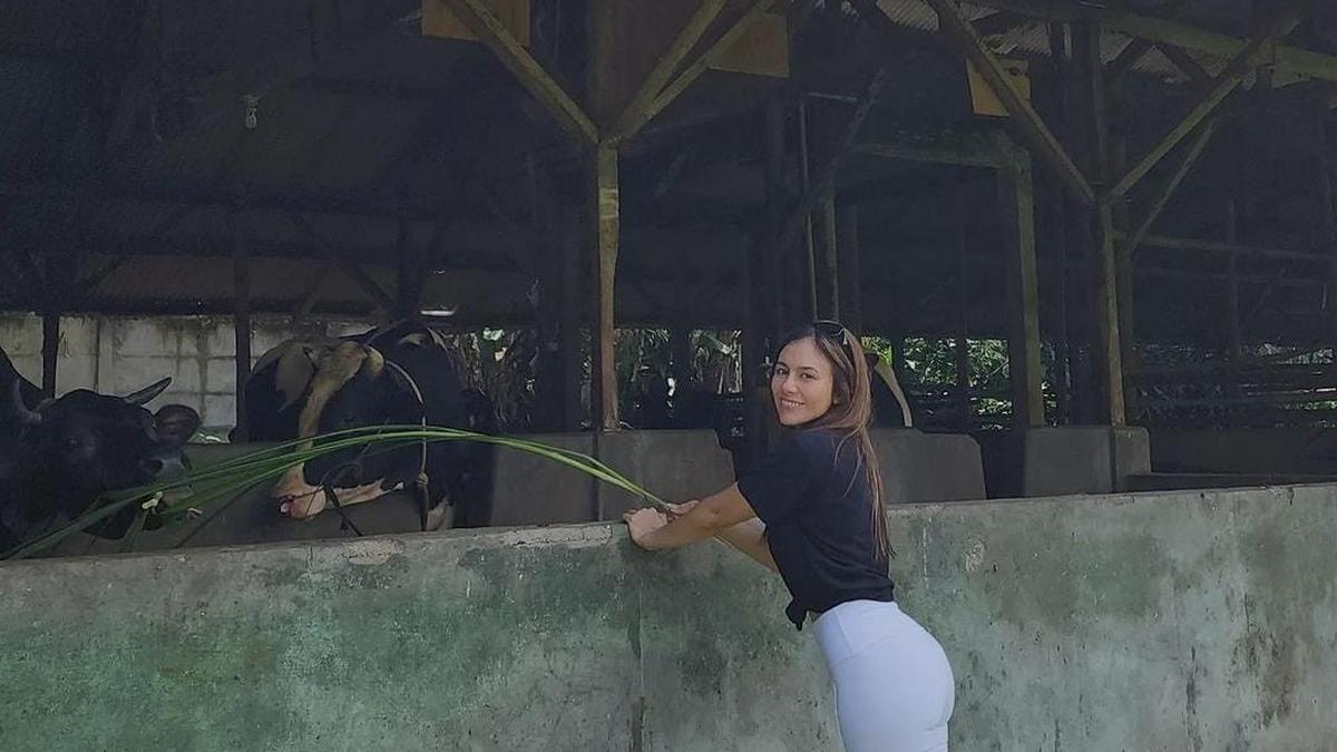 Wulan Guritno Main ke Kandang Sapi, Body Goal Jadi Sorotan