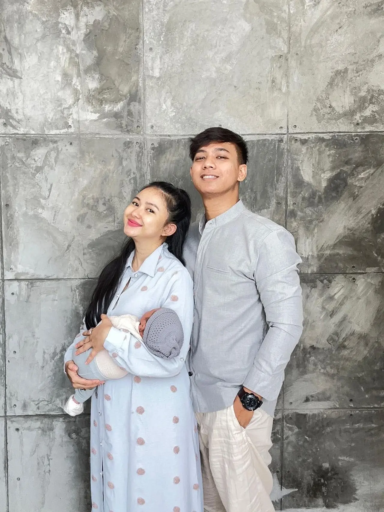 Pesona Adinda Azani Rayakan Lebaran Pertama Bersama Anak Layaknya Gadis ...