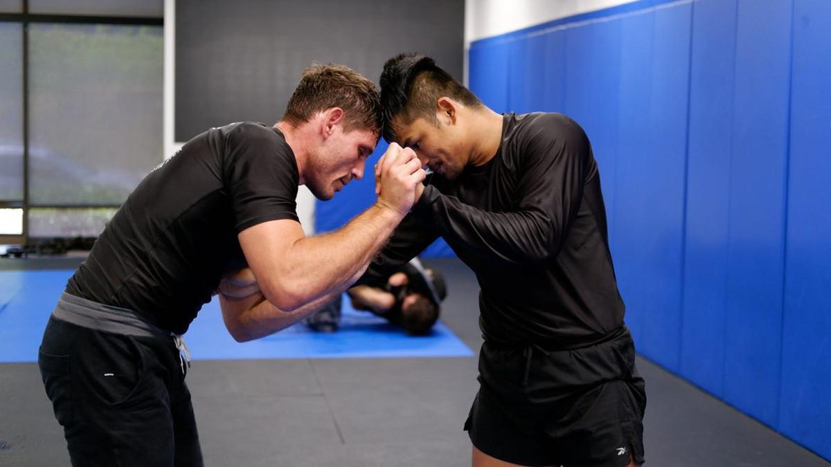 Asah Kemampuan di MMA Fight Academy, 5 Atlet MMA Indonesia Temukan ...