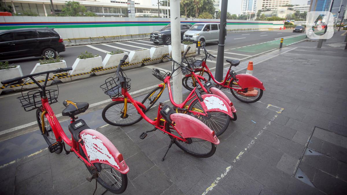 FOTO: Tak Terawat, Layanan Sepeda Sewa Bikin Pedestrian Bundaran HI ...