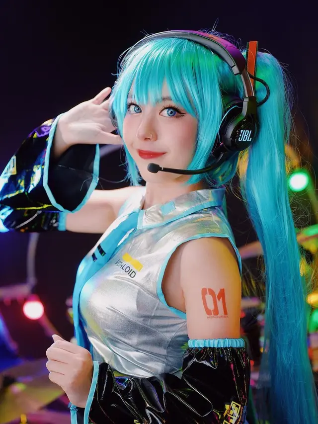 8 Potret Pui Ting Chin Penyanyi Malaysia Dituding Curi Lagu Pok Ame Ame ...