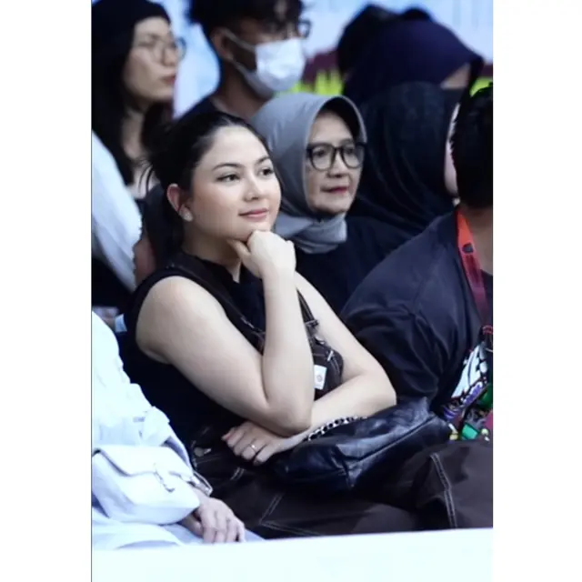 6 Potret Jessica Mila Disebut Netizen Gemuk, Yakup Hasibuan Bela Sang ...