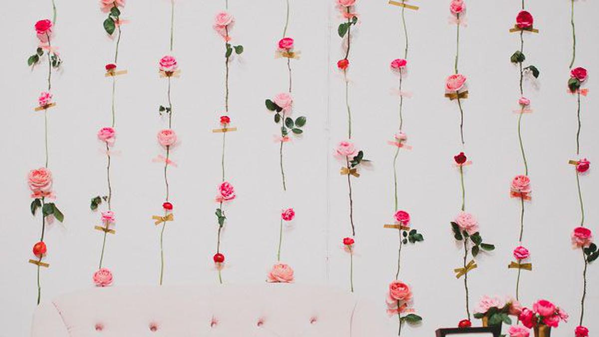 7 Ide Cantik Menghias Dinding dengan Bunga-Bunga - Photo Fimela.com