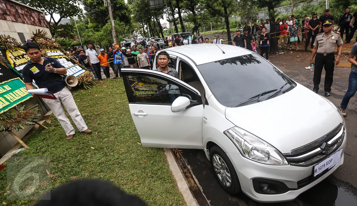 Ius Pane Perankan Ini dalam Adegan Prarekonstruksi Kasus Pulomas - Foto ...