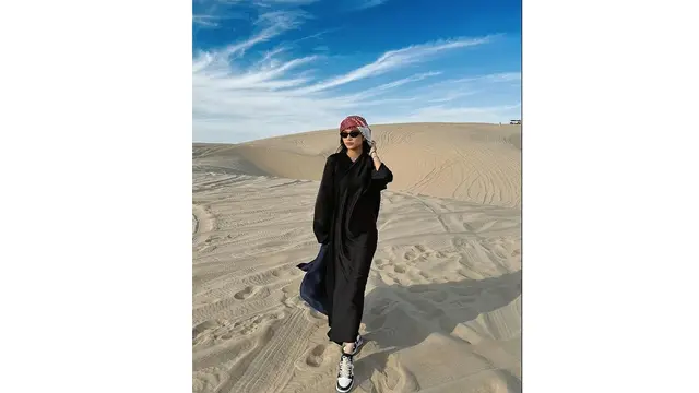 10 Potret Azizah Salsha dan Pratama Arhan di Gurun Pasir Doha Qatar ...