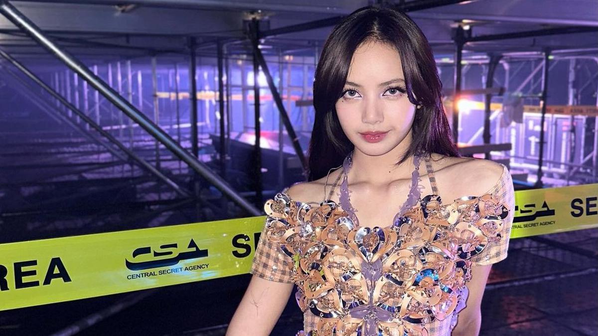 4 Outfit Lisa Blackpink dalam Konser Terakhir Born Pink di Korea Selatan