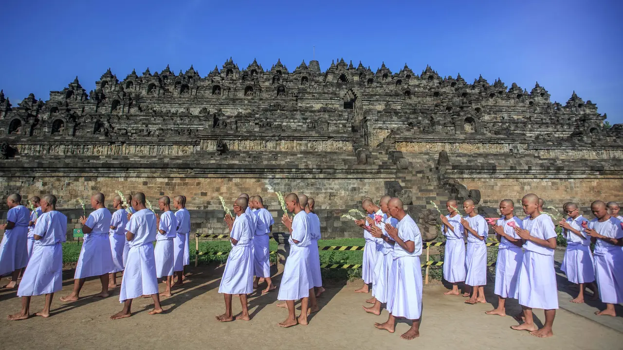 Pabbajja Samanera Digelar di Candi Borobudur, Pelatihan Karakter Calon ...