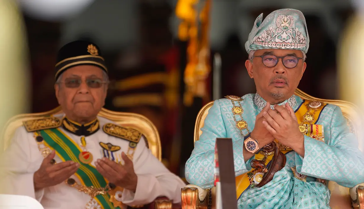 FOTO: Sultan Abdullah Resmi Menjadi Raja Malaysia - Foto Liputan6.com