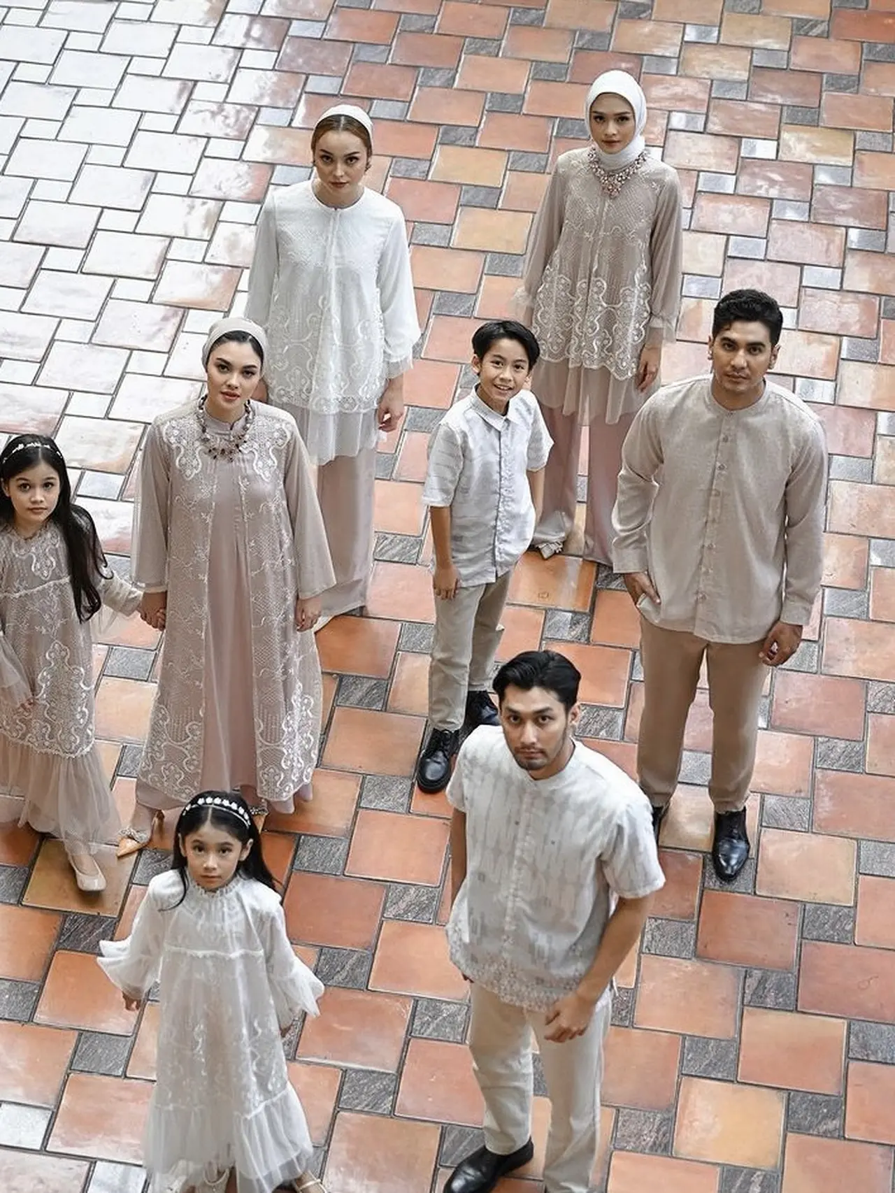 180 Caption Foto Keluarga Lebaran, Cerita di Balik Momen Langka yang Hangat - Hot Liputan6.com