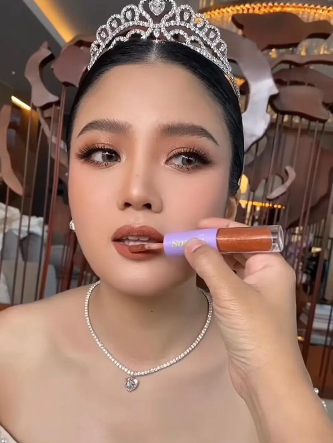 8 Detail Thailand Makeup Look Valencia Tanoesoedibjo saat Resepsi ...