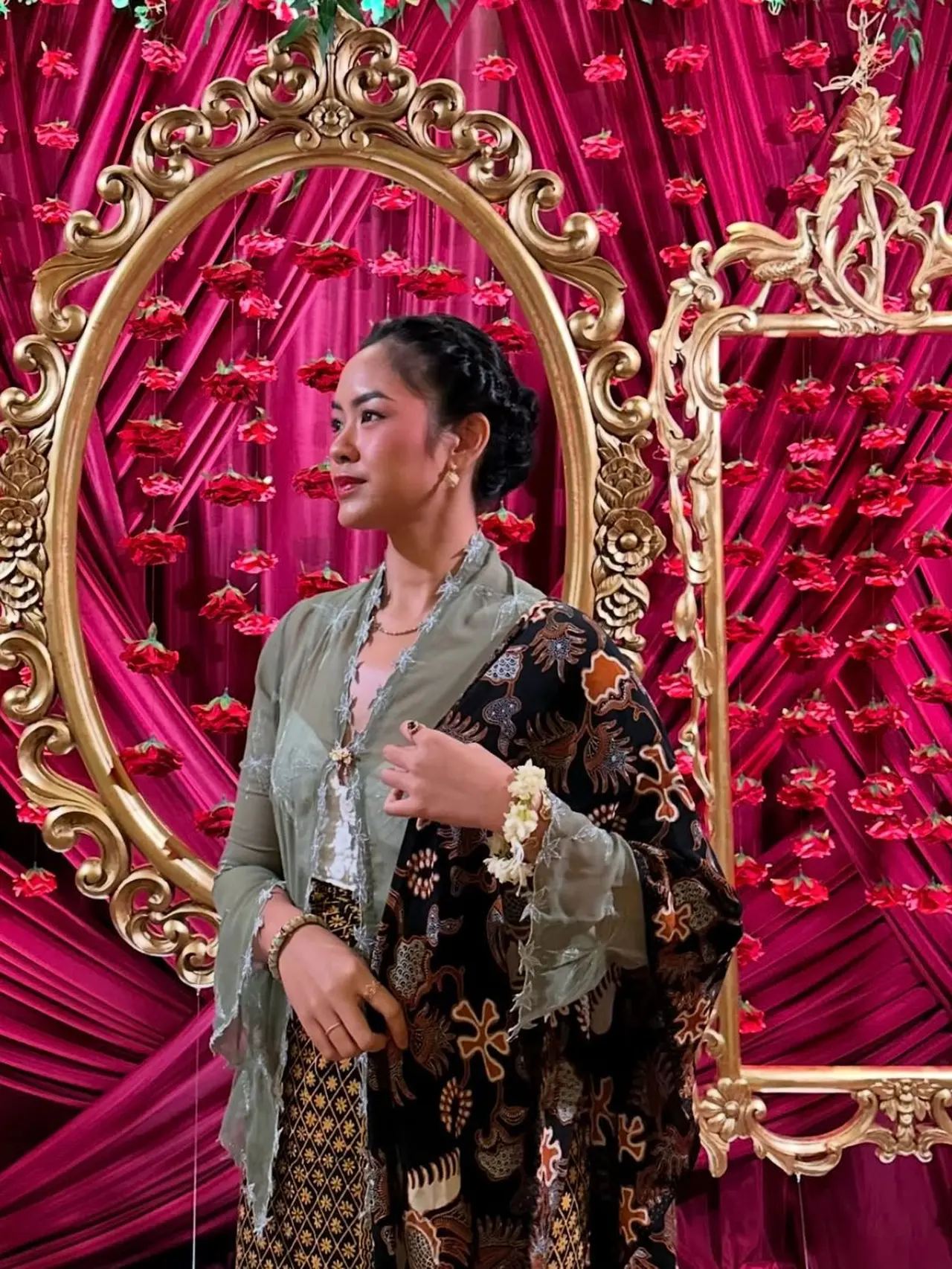 Inspirasi Mix and Match Kebaya dari Artis Perempuan Tanah Air untuk ...