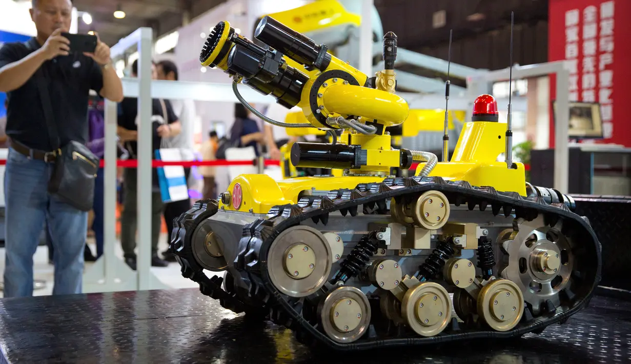 FOTO: Main Bola hingga Bulutangkis, Begini Aksi Robot Canggih di ...