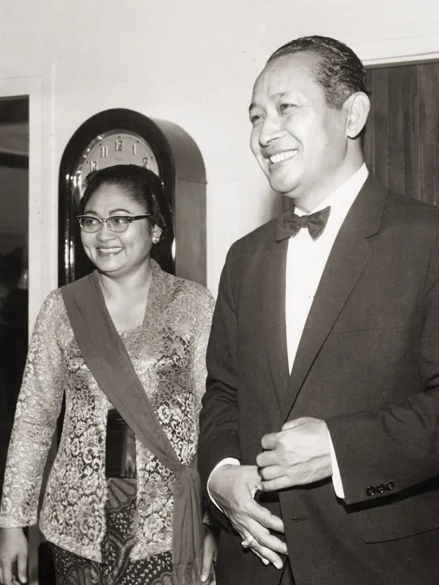 6 Potret Kenangan Pak Harto dan Ibu Tien Soeharto dari Pose Resmi ...