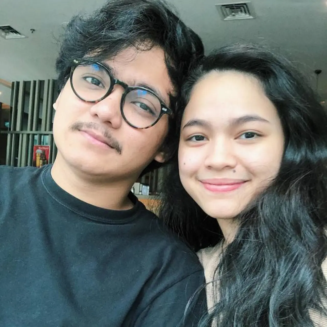 6 Momen Marshanda Dampingi Sang Adik saat Lamaran, Diselimuti Haru ...