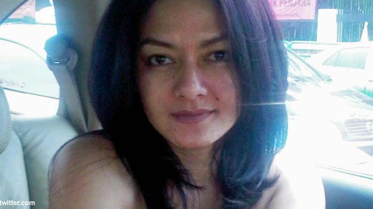 Henry: Novia Tak Terima Uang Fathanah, Farhat Abbas Asal Nyeplos - News ...
