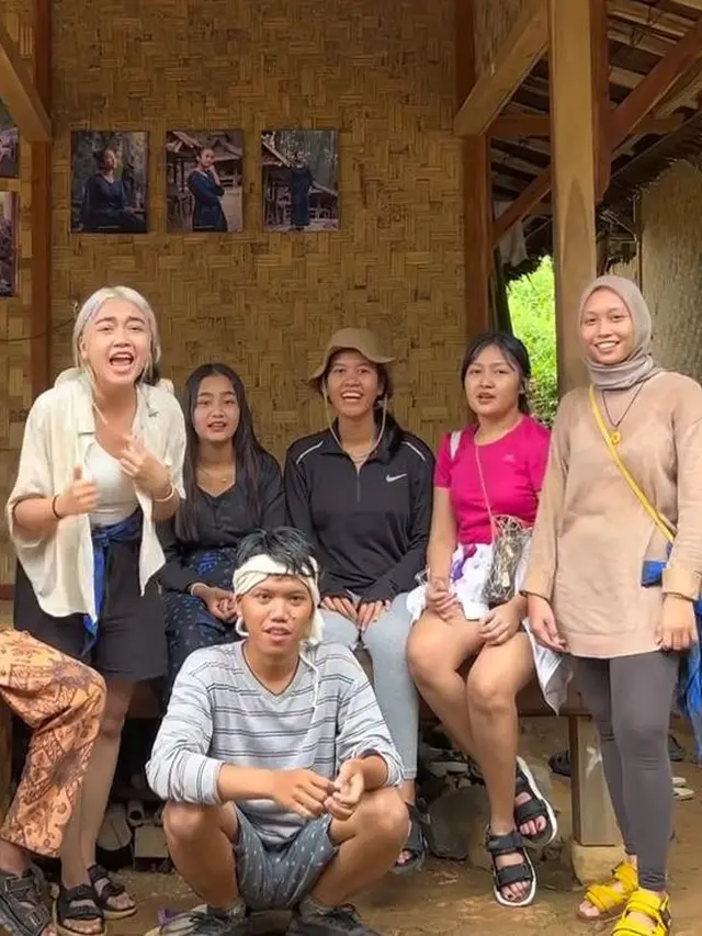 6 Gaya Rumsyah di Media Sosial, Tidak Hanya Kenakan Pakaian Adat Baduy ...