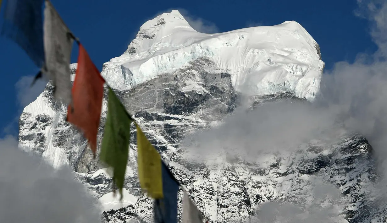 FOTO: Menengok Pesona Gunung Himalaya dari Desa Khumjung - Foto ...