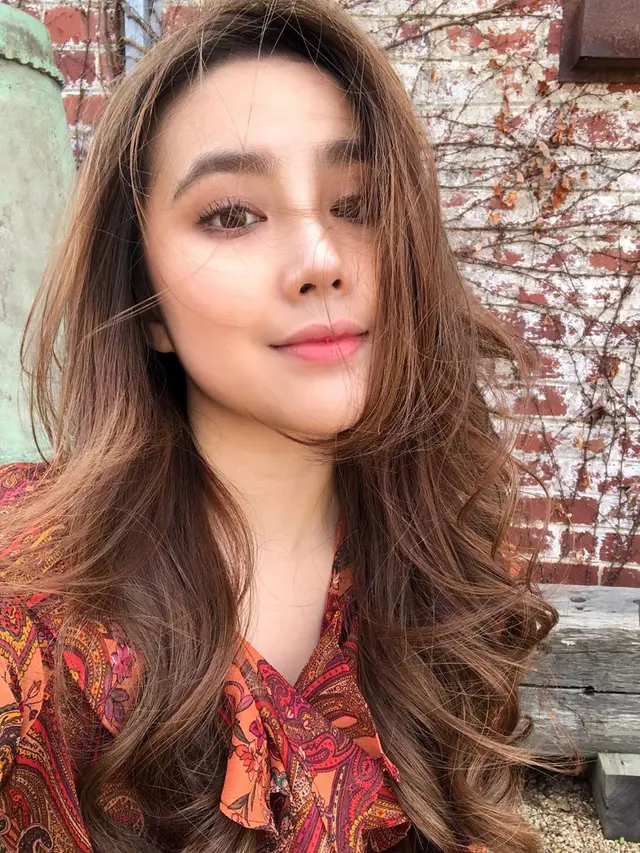 Jarang Muncul di Layar Kaca, Ini 6 Potret Terbaru Agatha Chelsea Kuliah ...