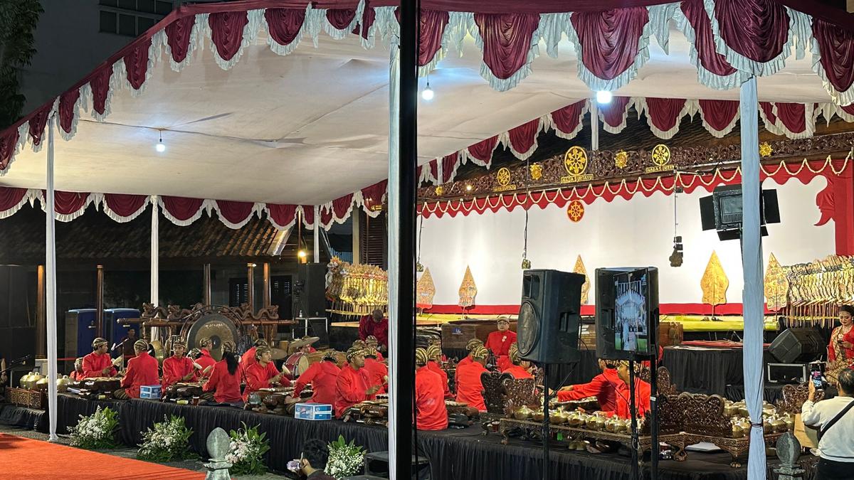 Hadiri Gelaran Wayang Wahyu Cakraningrat, Sekjen PDIP: Relevan dengan ...