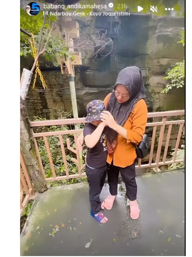 6 Potret Kedekatan Anak Andika Kangen Band dan Ayu Kartika saat Liburan di Jogja - Hot Liputan6.com