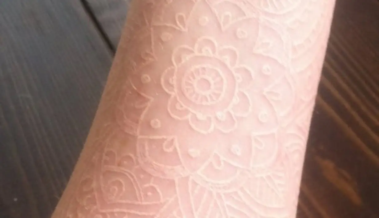 Tattoo Cantik Warna Putih Memberikan Kesan Anggun Dan Elegan
