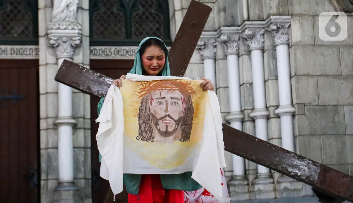 Peringatan Jalan Salib di Gereja Katedral Jakarta - Foto Liputan6.com