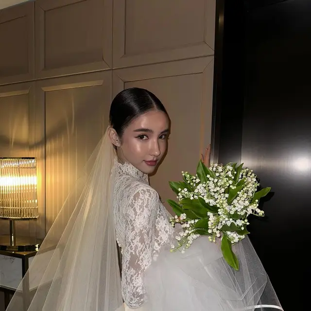Gaya Transgender Tercantik Rinrada Yoshi Thurapan Pakai Gaun Pengantin ...