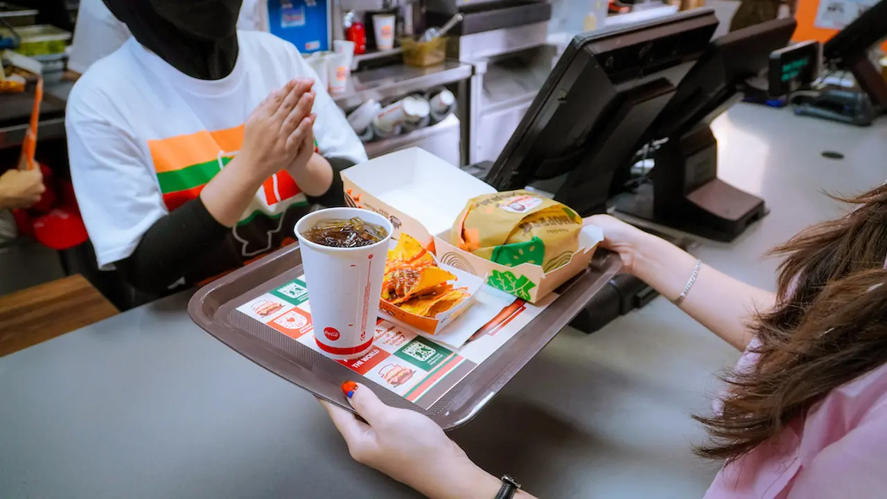Perpaduan Unik Patty Daging Sapi Australian dan Saus khas Meksiko untuk ...
