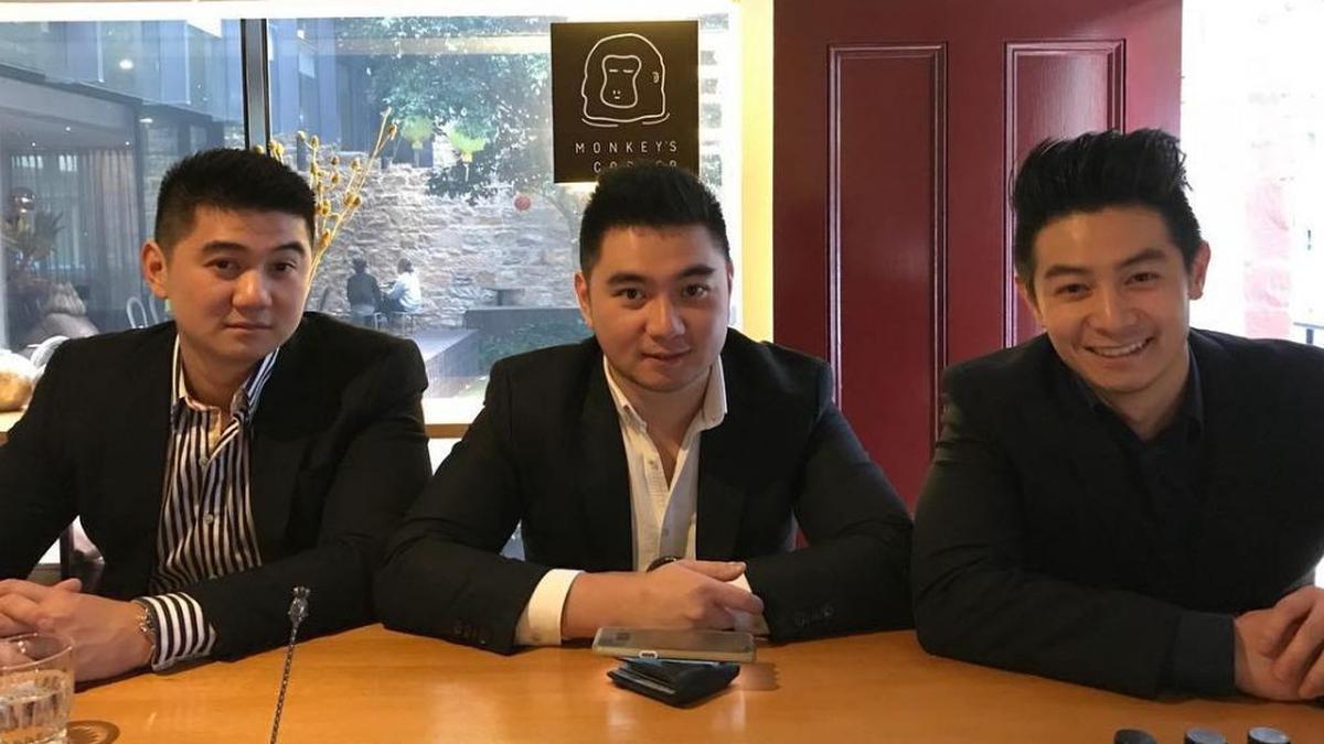 7 Potret Kebersamaan Chef Arnold dan Adiknya dari Masa ke Masa ...