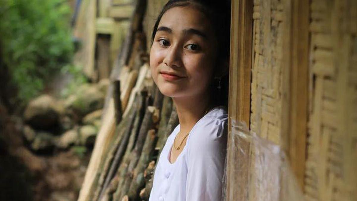 6 Gaya Rumsyah di Media Sosial, Tidak Hanya Kenakan Pakaian Adat Baduy ...