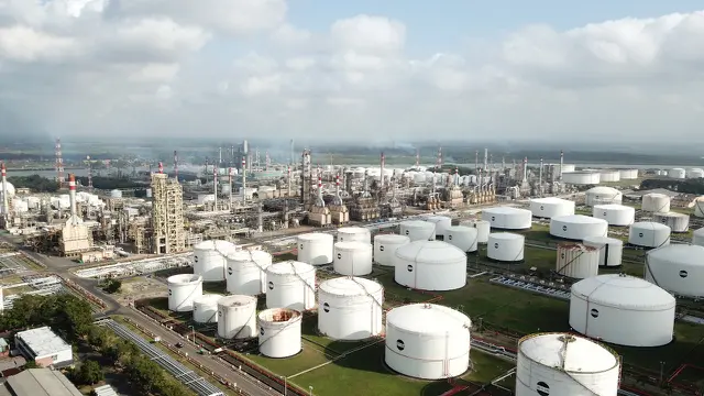 Produksi Bioavtur-SAF, Bentuk Dukungan Kilang Pertamina Kurangi Emisi ...
