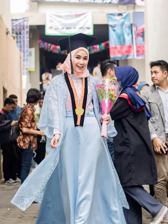 Eksplorasi Kebaya Dress: Dari Gaya Tradisional Kahiyang Ayu hingga ...