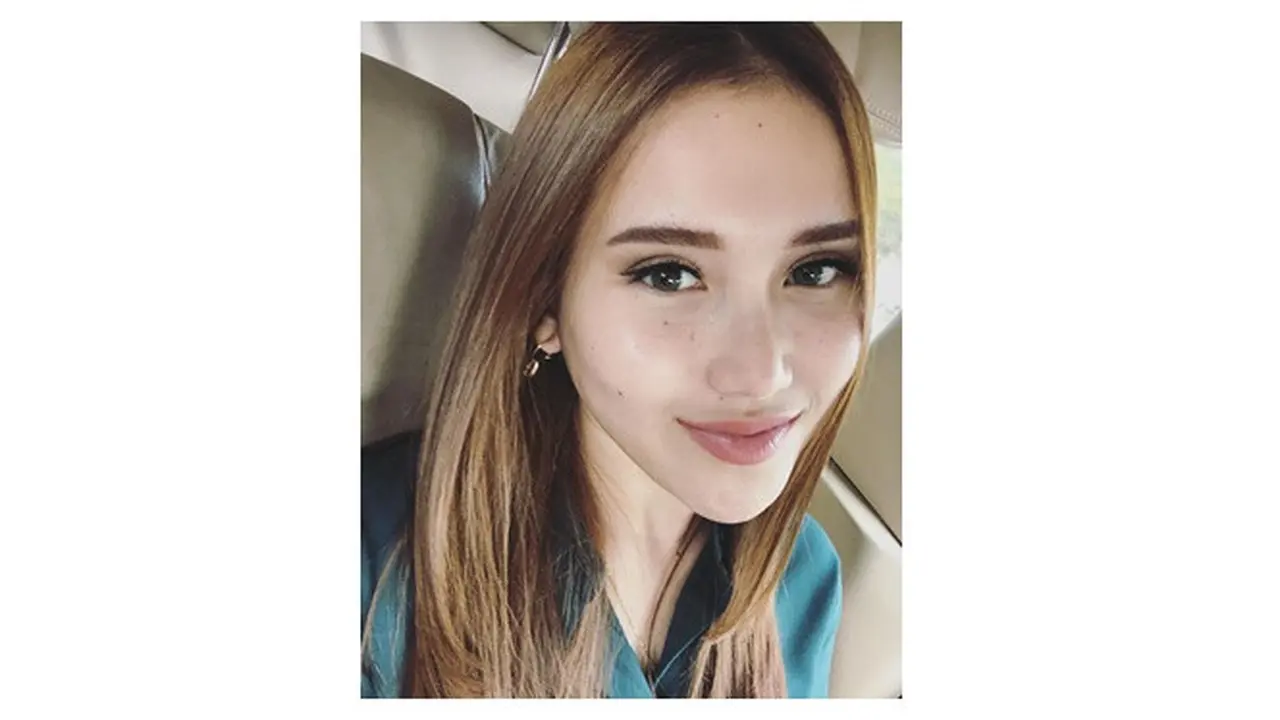 Bikin Pangling, Ini 6 Gaya Ayu Ting Ting yang Disebut Mirip Cinta Laura ...