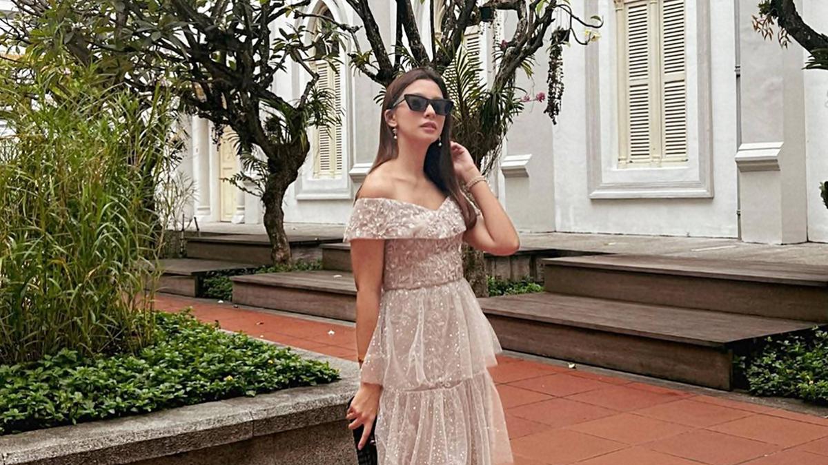 Potret Alisia Rininta yang Tampil Menawan dengan Dress Panjang Ini Selalu Menawan - Foto ...