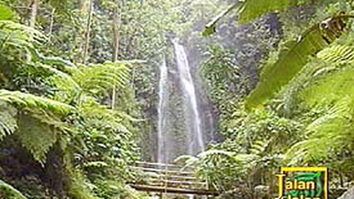 Keindahan Candi Sukuh dan Air Terjun Jumok - News Liputan6.com