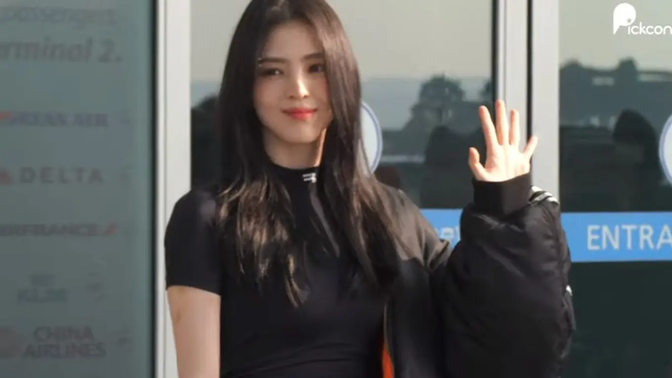 Potret Penampilan Baru Han So Hee Yang Memesona Dengan Tindikan Di Alis Begitu Ramah Sapa Fans