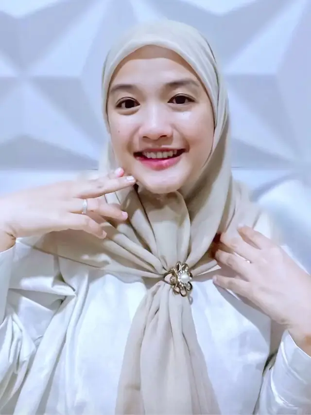 Influencer Dini Ayu Augustini Punya 310 Ribuan Pengikut di IG, Bagi ...