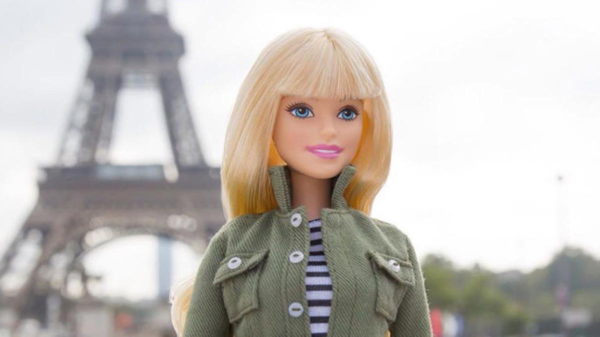 Boneka Barbie Tampil dengan Riasan ala Model - Fashion & Beauty ...