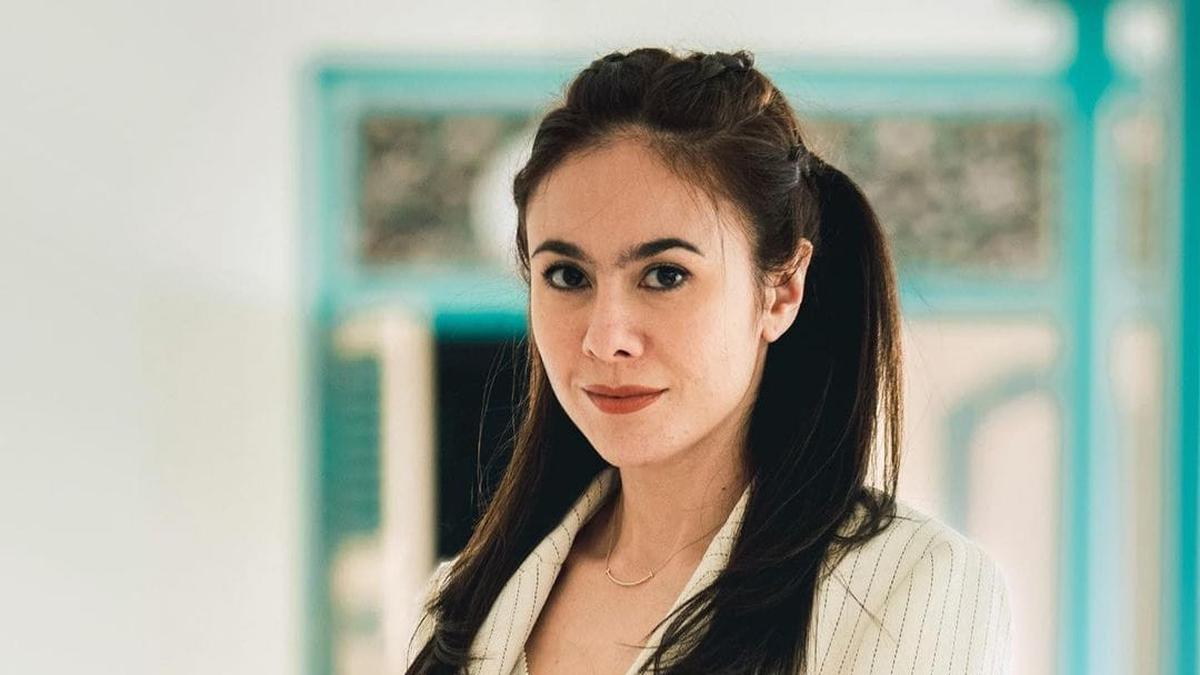 Tak Pernah Gagal, Intip Potret Memukau Wulan Guritno Pakai Dress Mini di Pantai - Entertainment ...