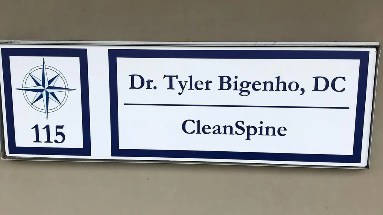 Mengenal Tyler Bigenho, Chiropractic Ganteng Keturunan Indonesia yang ...