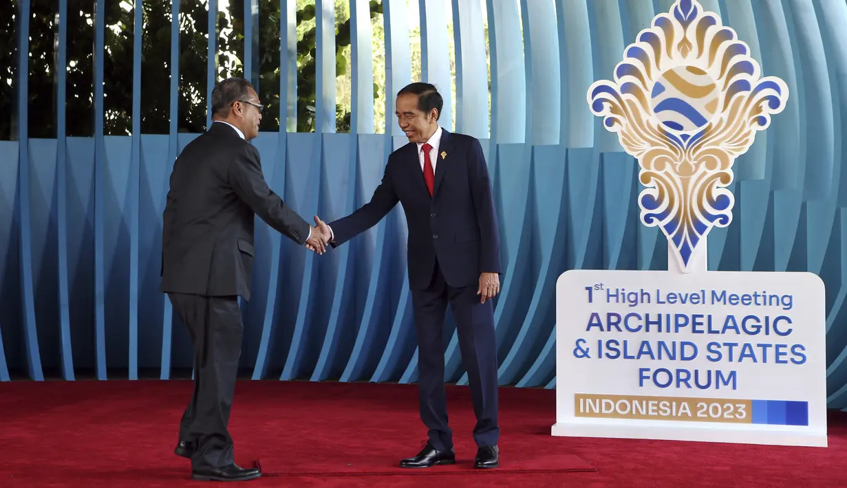 Saat Presiden Jokowi Sambut Langsung Perwakilan Negara Peserta KTT AIS ...